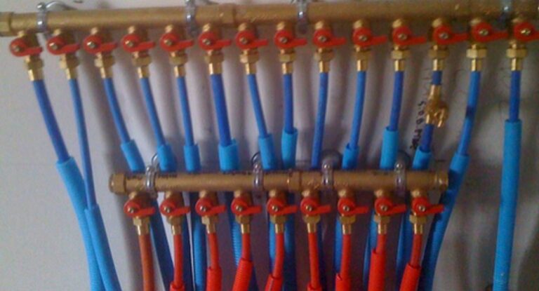 Installer une nourrice de plomberie : guide étape par étape pour un ...